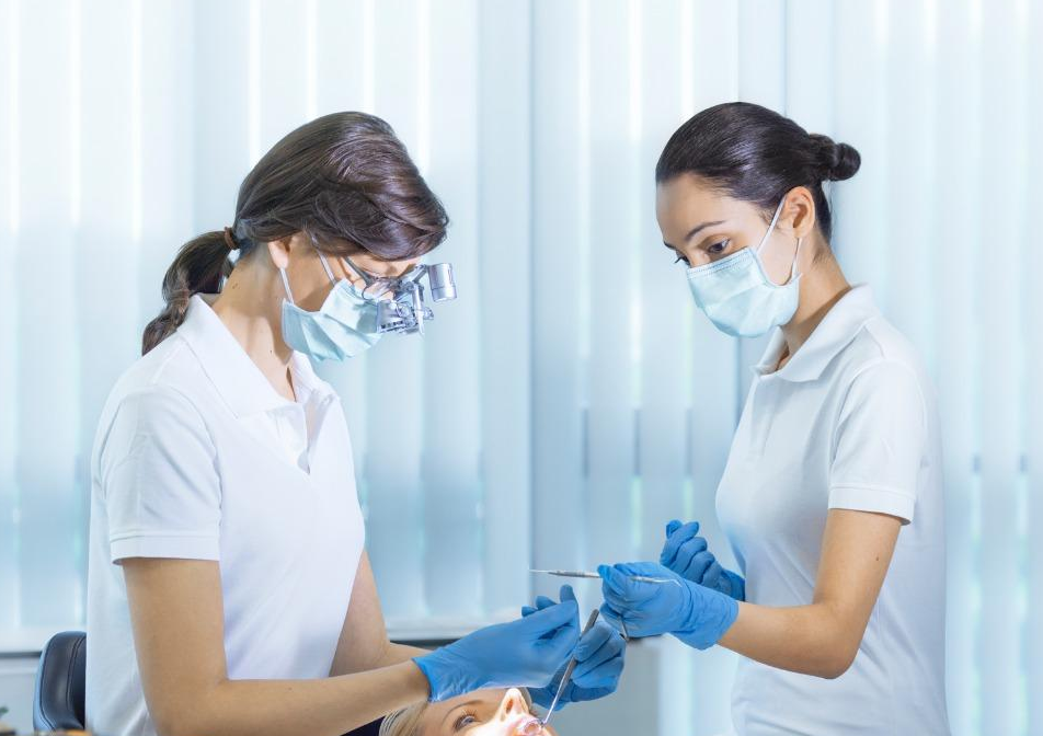 Diagnóstico y tratamiento de caries extensa & elevación de margen ...